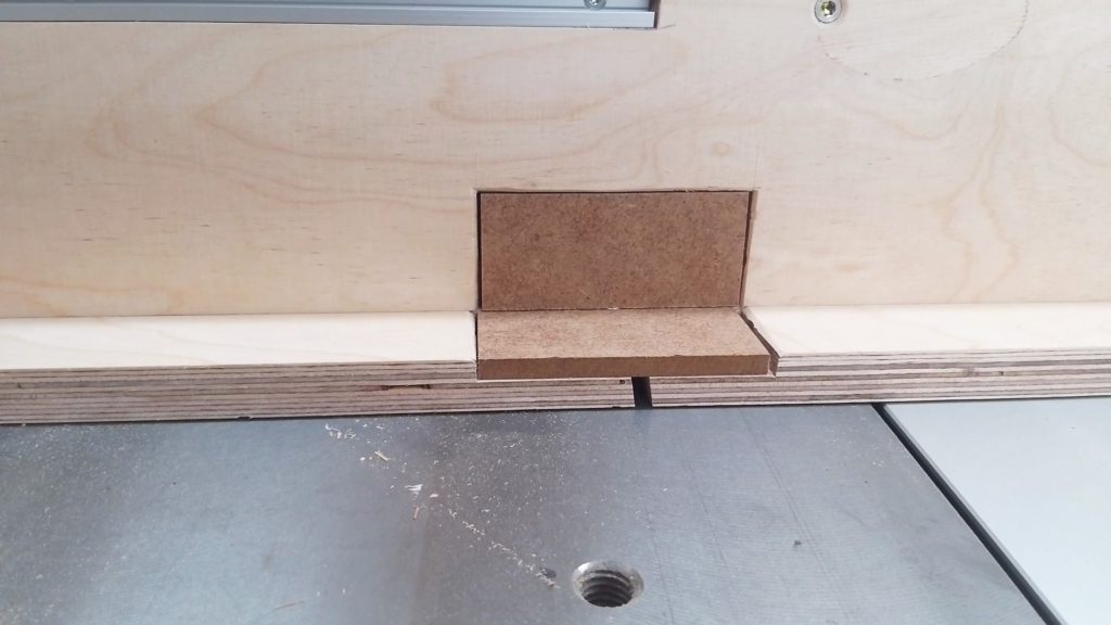 Fast and easy Dovetails on the table saw - Bau-Woodworks