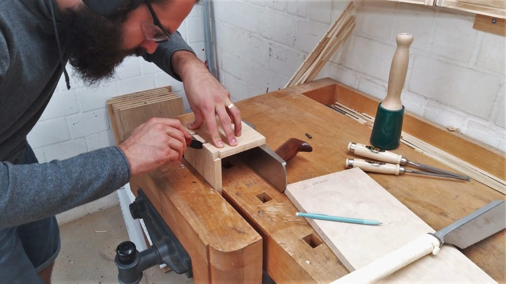 Fast and easy Dovetails on the table saw - Bau-Woodworks