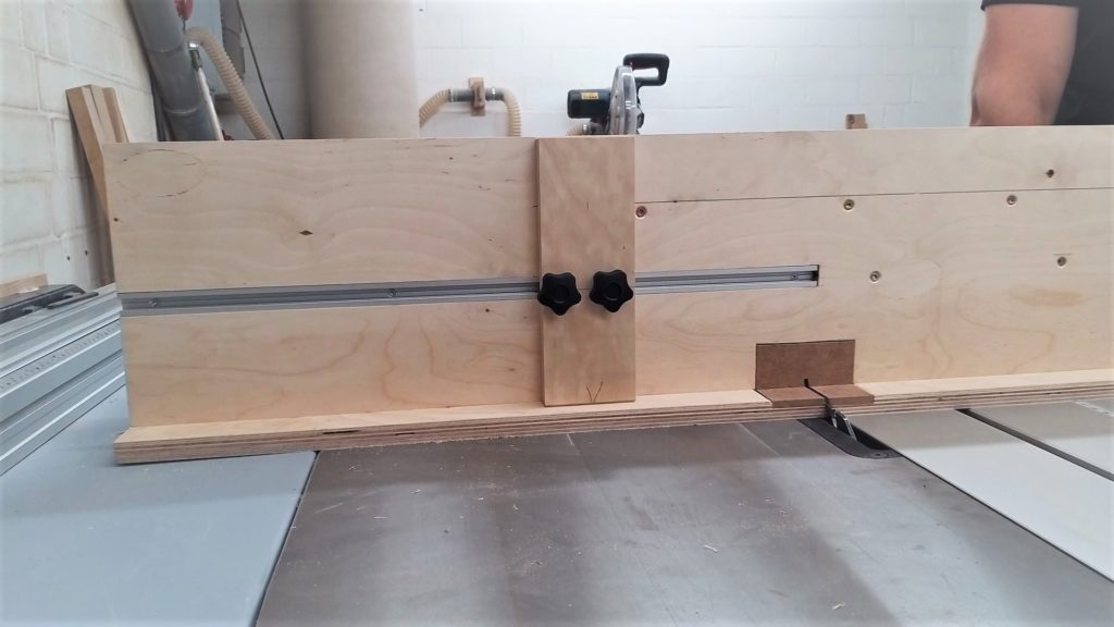 Fast and easy Dovetails on the table saw - Bau-Woodworks