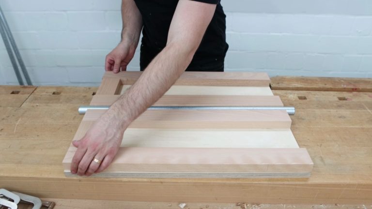 How to build a Flip Top Tool Stand - Bau-Woodworks